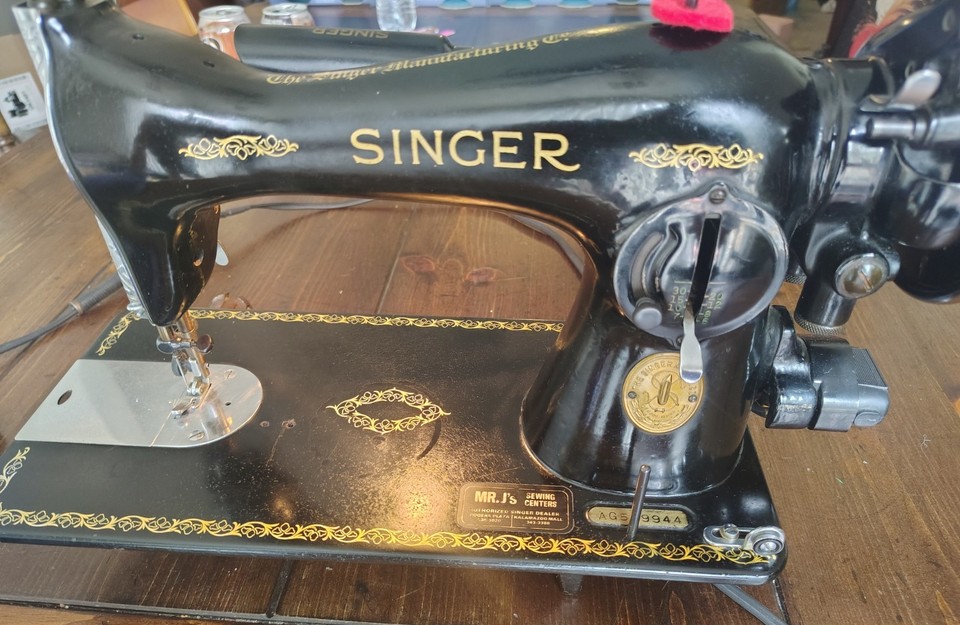 Vintage Singer Sewing Machine Model Number 15-91 (Manufactured 1945) | eBay