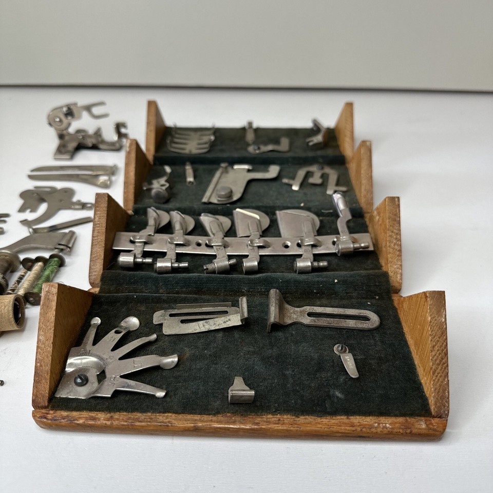 Singer Puzzle Box with Attachments Singer VS Vibrating Shuttle Machine ...
