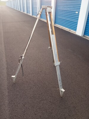 Tripods & Grade Rods - Surveyor Grade