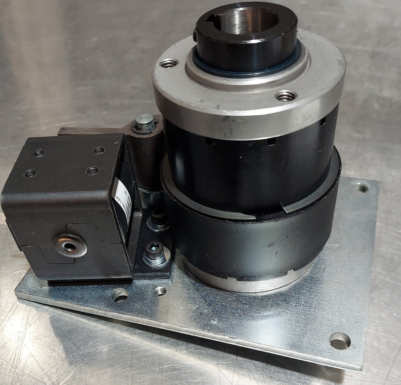 Warner Electric 316-27-059 Wrap Spring Clutch/Brake. CB6-CCW-24VDC-AO ...