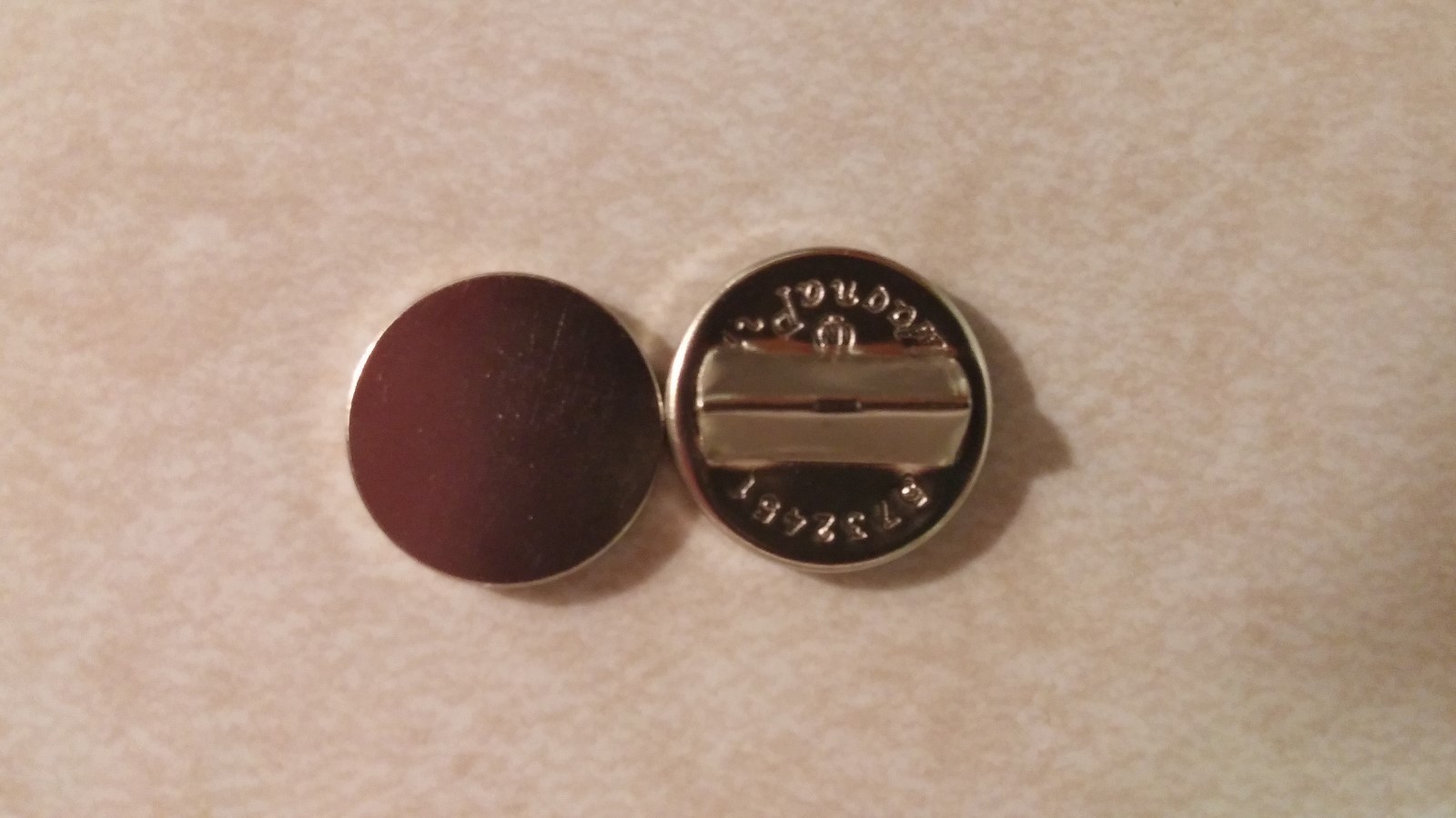 Magnetic Brooch Pin Holder Magnet -Never Puncture/Put Hole in Fabric ...