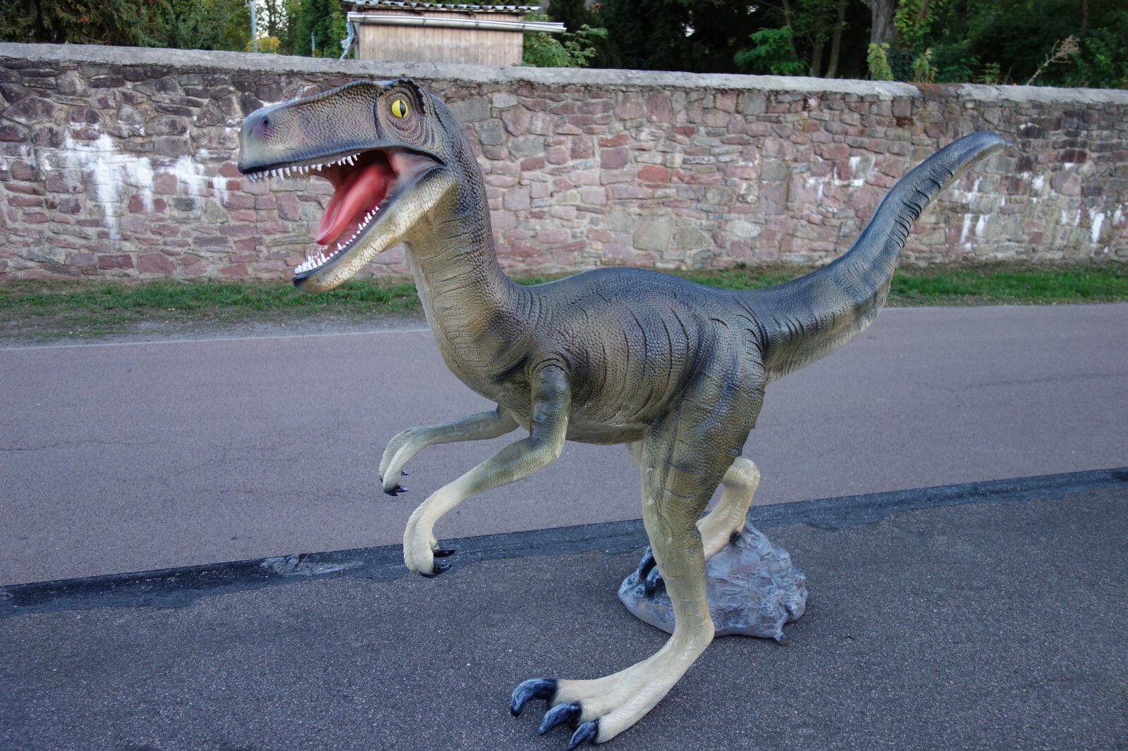Dinosaurier lebensgroß Velociraptor 282x152cm Saurier Deko Figur ...