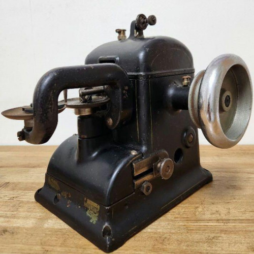 BONIS fur sewing machine Made in USA Antique sewing machine | eBay
