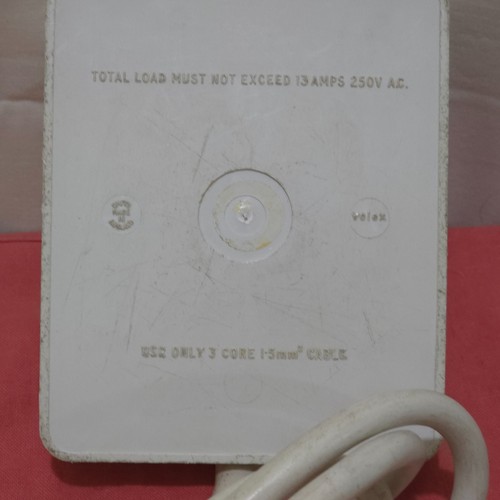 VOLEX BLOCK RUBBER 4 SOCKET EXTENSION LEAD APPROX + 6 FEET CABLE+VOLEX ...