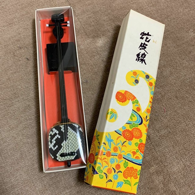 Shamisen SANSHIN Traditional Okinawa Ryukyu Guitar miniature Jabisen | eBay