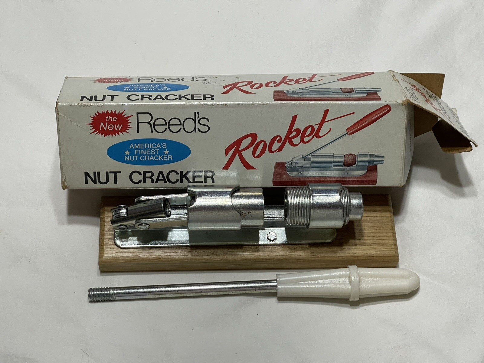 🇺🇸Vintage Reeds Rocket Nut Cracker Pecan Walnut Wood & Steel Model 800 ...