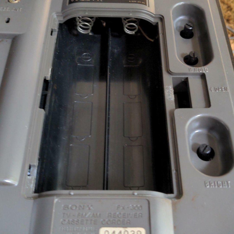 Sony FX-300 Jackal TV FM AM Receiver Cassette Recorder W/Ac Adapter ...