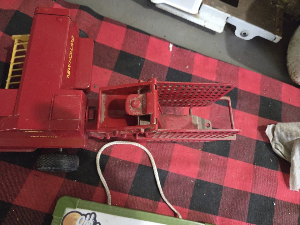 ERTL NEW HOLLAND 1/16 SQUARE HAY BALER GOOD ORIGINAL CONDITION | eBay