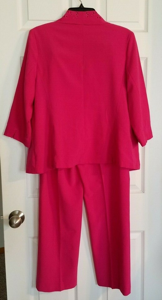 Woman's Tan Jay 2 Piece Pant Suit Size 10 - Pink - 'Used' With ...