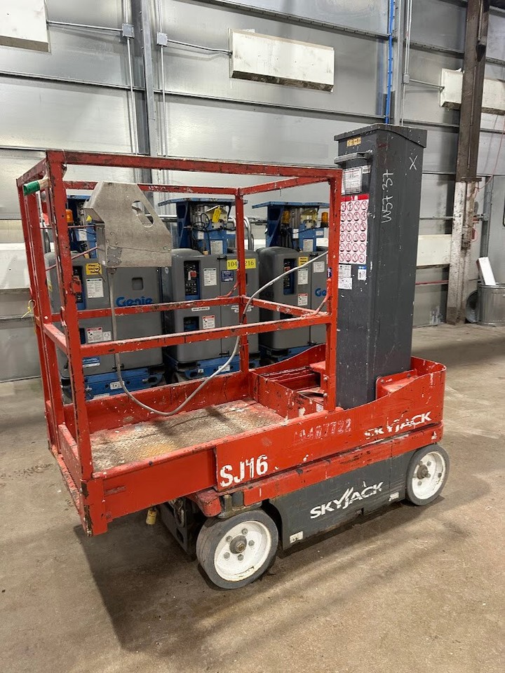 2016 SKYJACK SJ16 PERSONAL DRIVABLE MANLIFT VERTICAL MAST SKYJACK LIFT | eBay