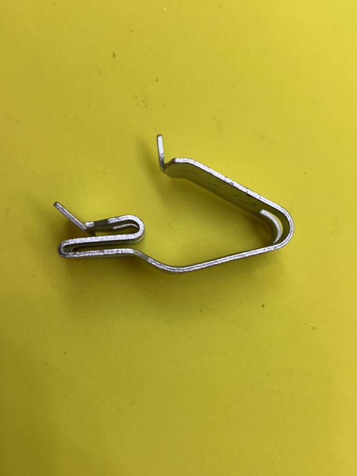 (QTY 10) Grille Retainer Clips Grill for 1999 - 2007 Silverado Sierra ...