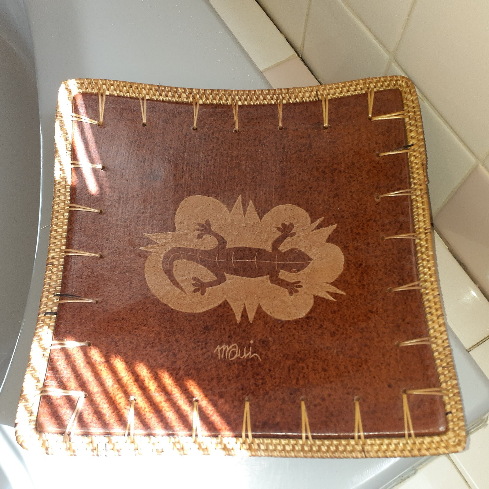 Maui Hawaii Hand Made Clay Plate w/Wicker Trim & Lizard in the Middle ...
