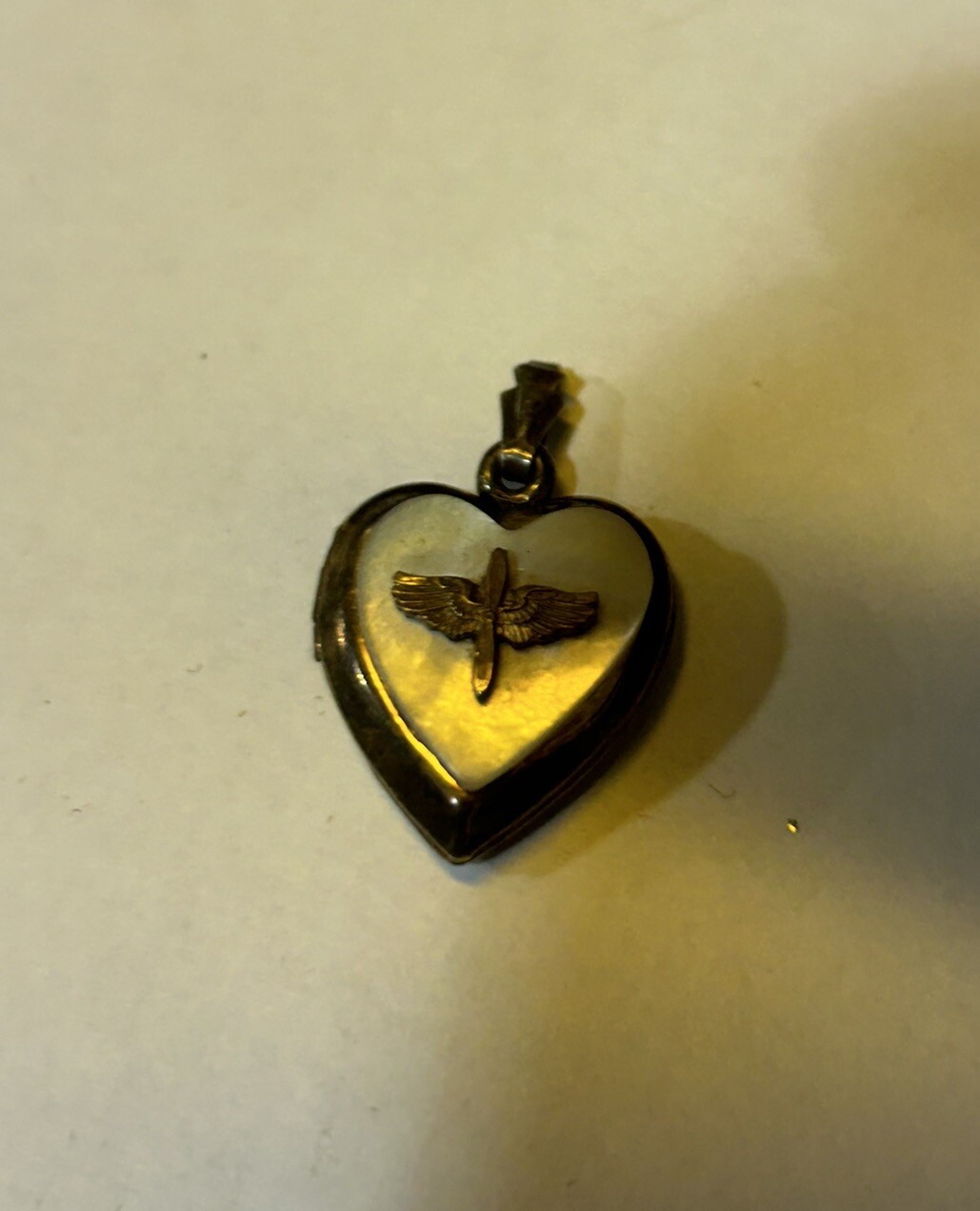 VINTAGE WW2 MILITARY WINGS USAAF LOCKET Pilot GOLD PE… - Gem