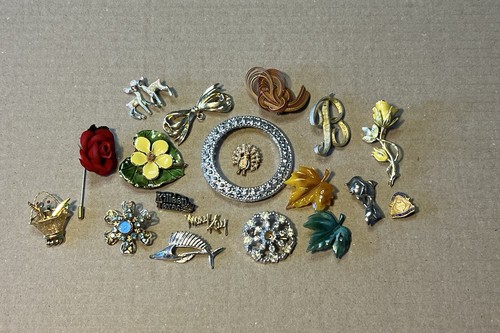 Vintage Costume Brooches & Pins Group Lot Lots Of Styles And Variety | eBay