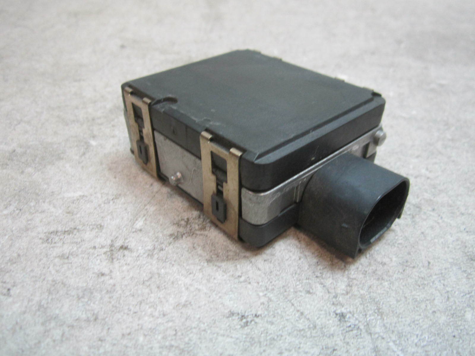 em109184 Mercedes GLC43 C300 2019 2020 2021 Front Bumper Radar Distance ...