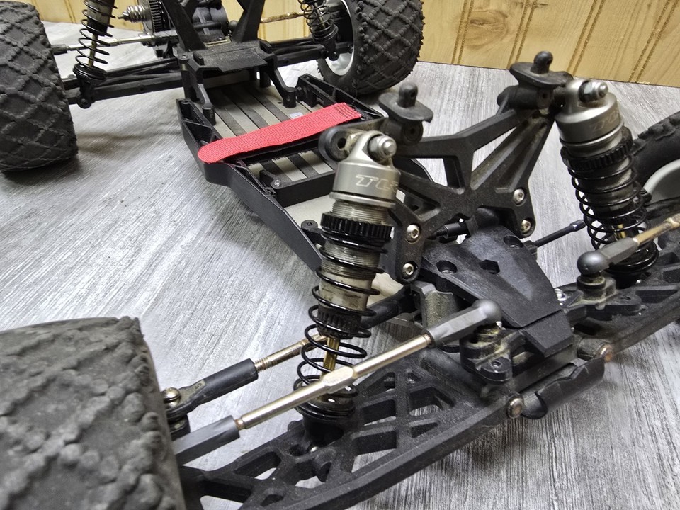 TLR Team Losi Racing 22SCT 1/10 Short Course Truck Roller Slider ...