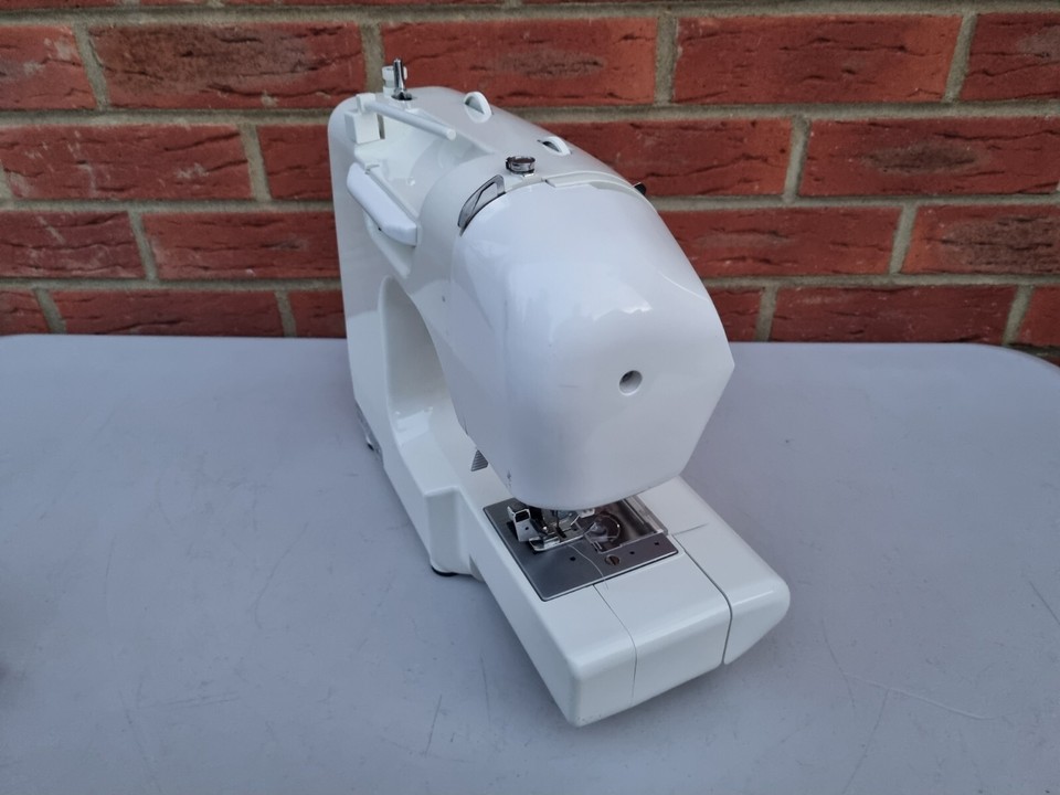 SINGER FEATHERWEIGHT II Model 117 SEWING MACHINE. Singer 117 ...