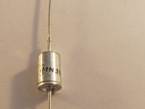 2 Stück 1N3040B SIEMENS Leistungs Zener Diode 68V, 1W, DO13 Gehäuse ...