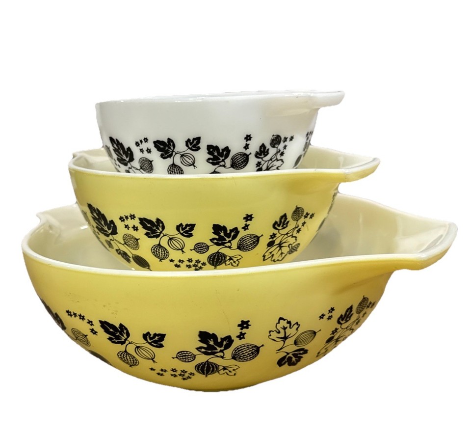 Pyrex 441 442 444 Gooseberry Cinderella Mixing Bowls White Yellow Black ...