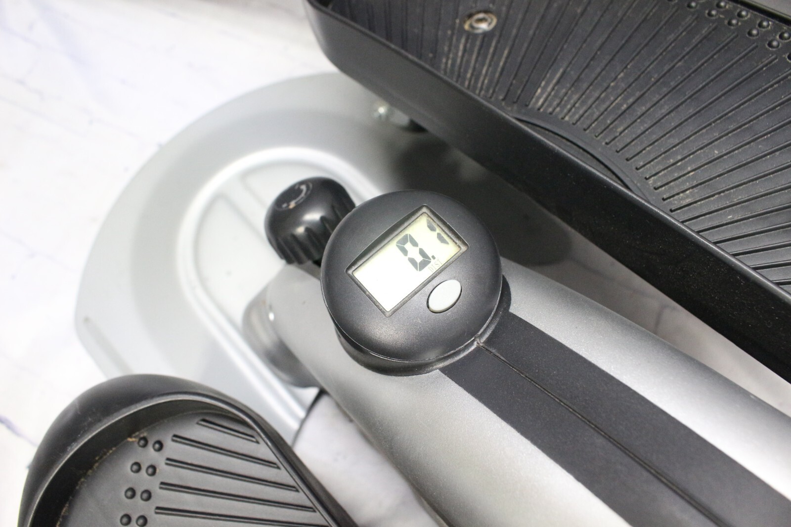 Stamina InMotion E1000 Under Desk Compact Strider Elliptical Exercise ...