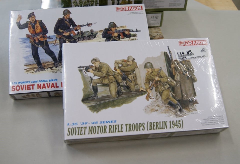 Lot 5 DRAGON Soviet etc.. Figure MODELS 1/35, 6016 3005 6197 6457 6757 ...