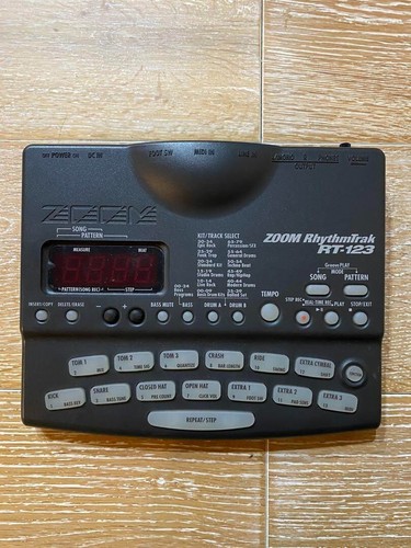 Zoom RT-123 RhythmTrak Drum & Bass Machine 80 Drum Kits 25 Bass ...