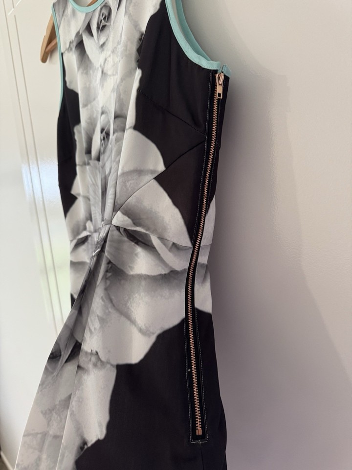 Finders Keepers Mini Dress Black & Pastel Roses Print Pleated Size M AU ...