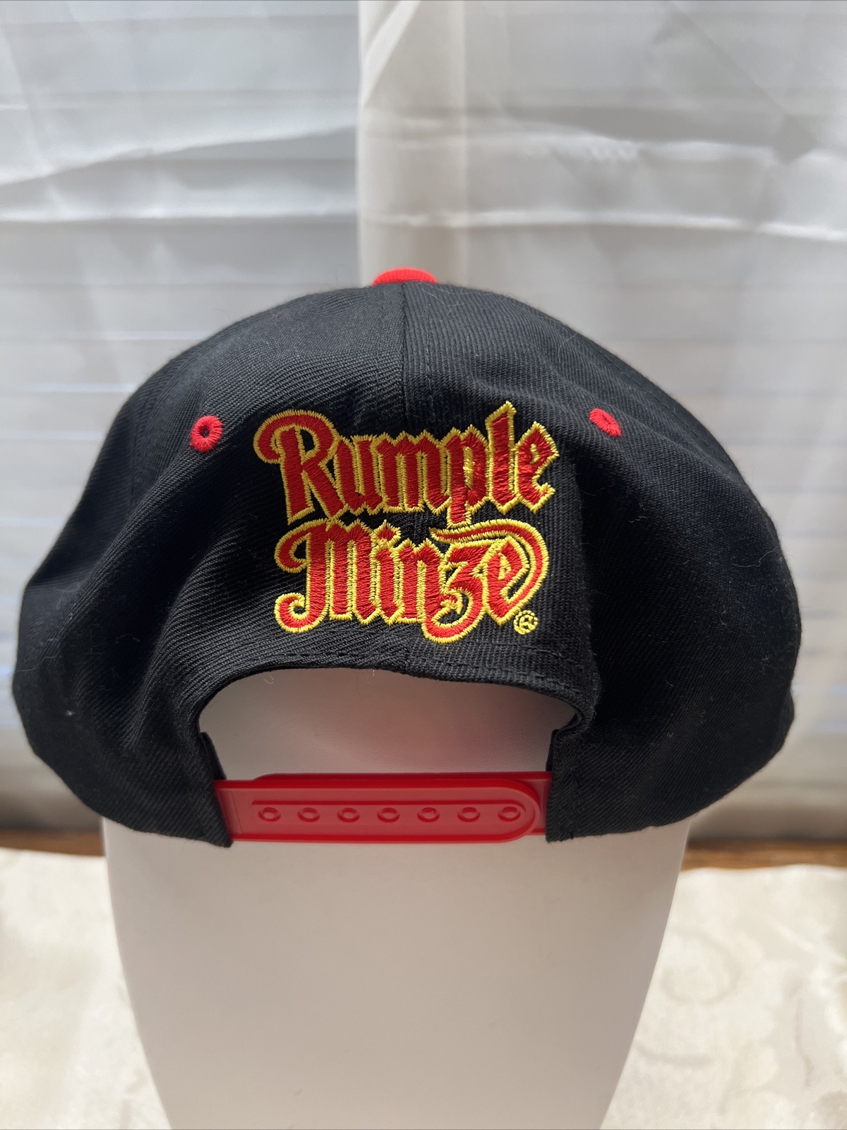 RUMPLE MINZ The Classic Wool Blend Black & Red Snapback OSFA Hat - NEW ...