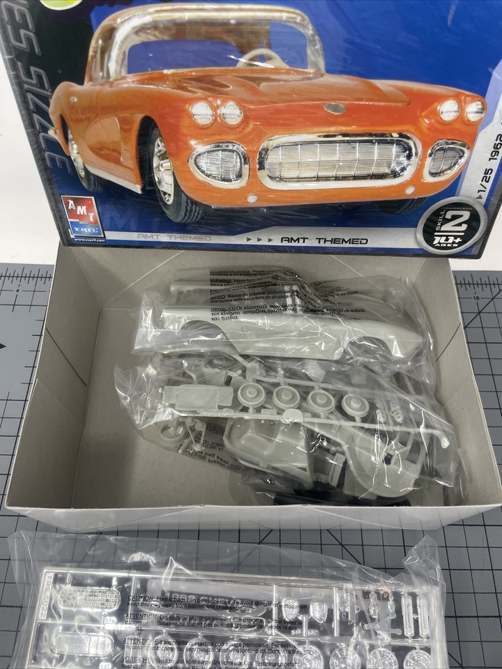 AMT 1/25 60s sizzle 1962 Chevrolet Corvette model car kit | eBay