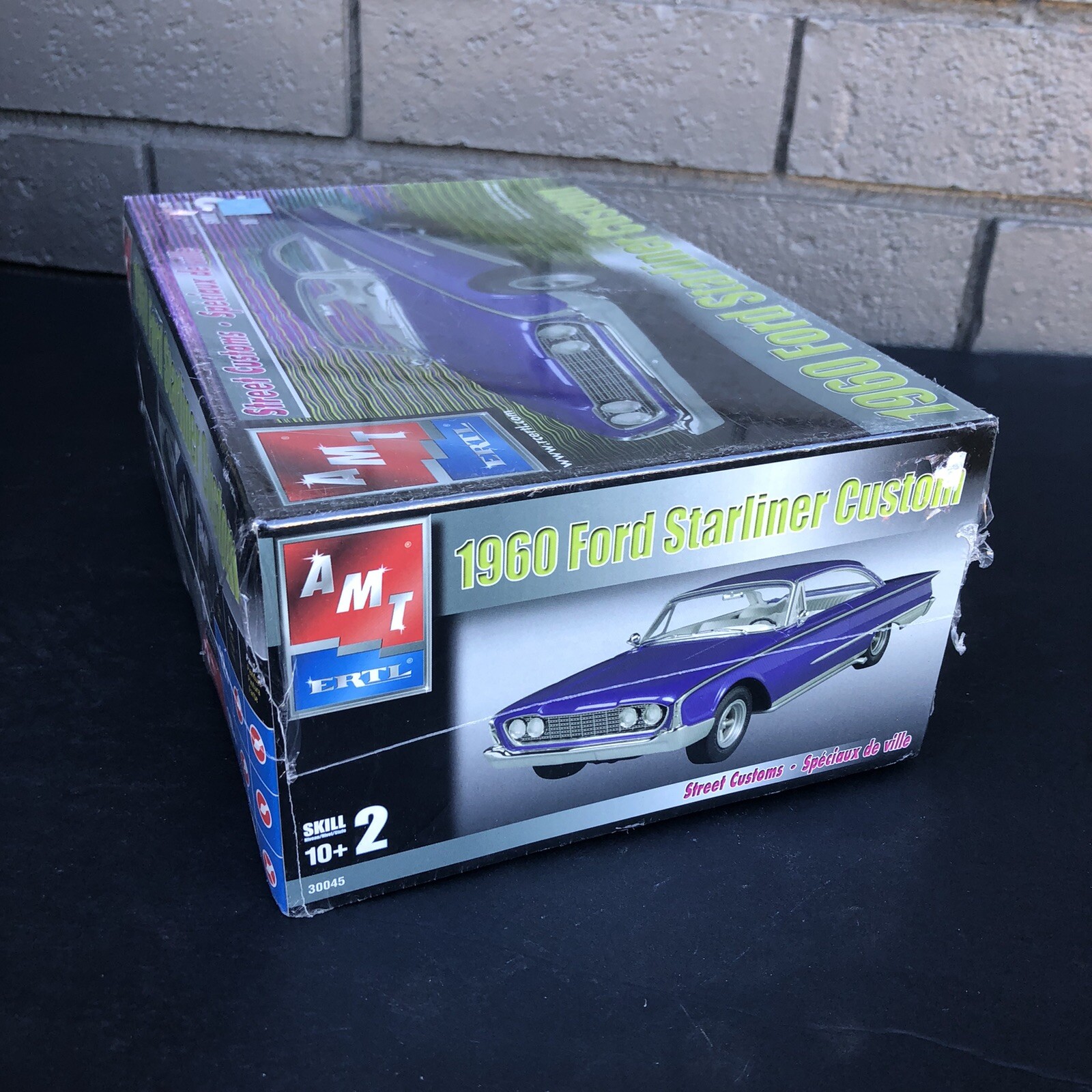 AMT Ertl 1960 Ford Starliner Custom Kit #30045 1/25 Scale Model Kit ...