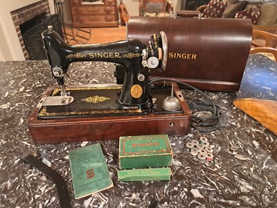 Sewing Machines - 1924 Singer Sewing Machine