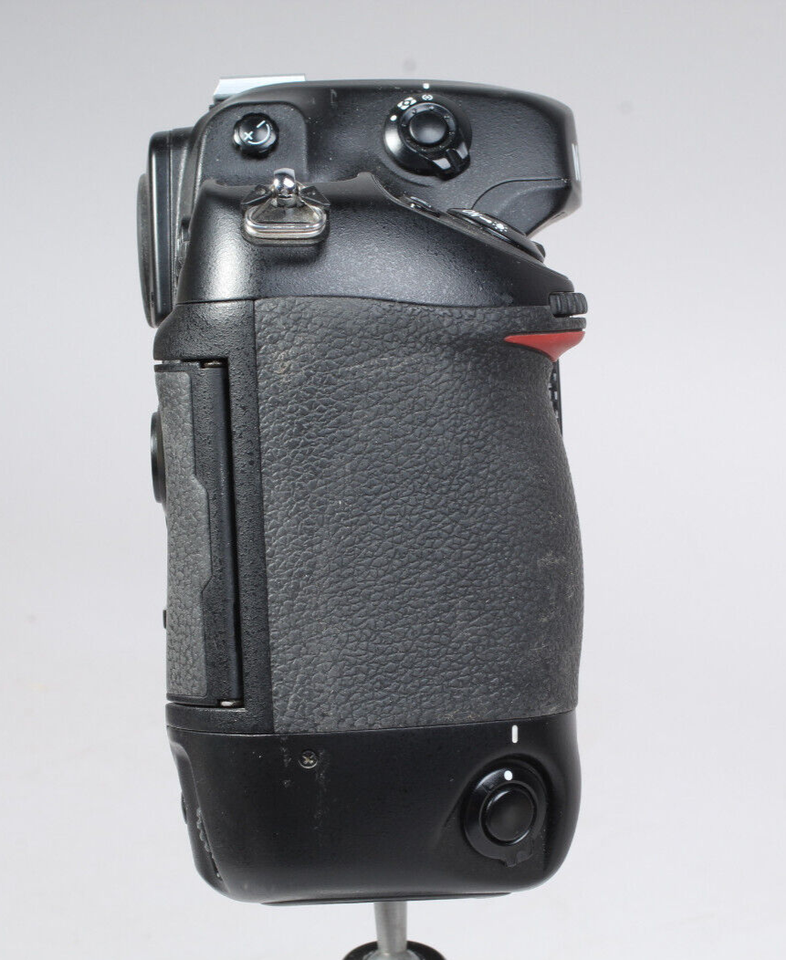 NIKON D2x D2X 12.4 MP DSLR WITH BATTERIES AND CHARGER TESTED AND ...