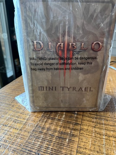 New in Box – BlizzCon 2011 Diablo 3 Mini Tyrael Exclusive Figure ...