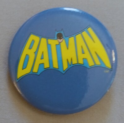 BATMAN PIN, BUTTON, LOGO ON BLUE BACKGROUND, DC COMICS, VINTAGE, 1970 ...
