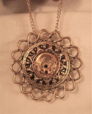 Loop Rim Etched Green Rhinestone Irish Claddagh Goldtne Pendant ...