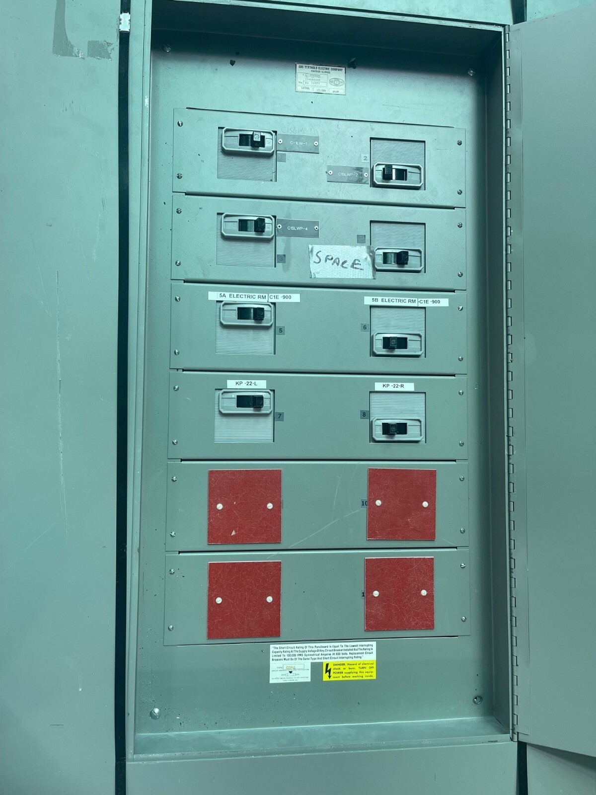 1200 Amp 120/208V Panel 3 Phase 4 Wire with (8) 200 Amp Breakers | eBay