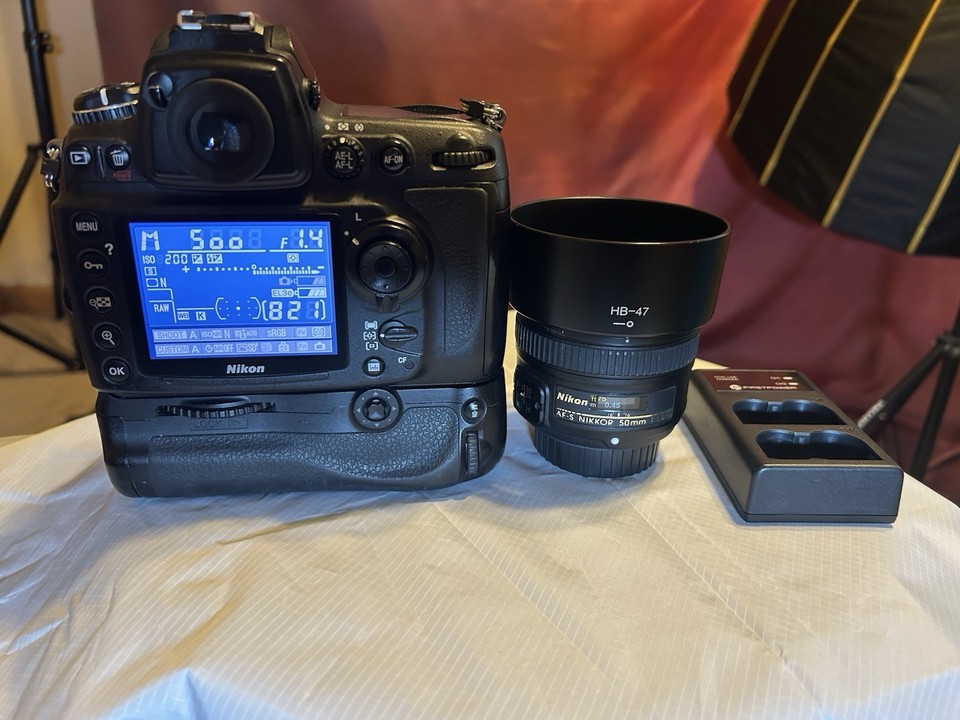 Nikon D700, Battery Grip, A Battery, Dual Charger, 50mm 1.8G and a 32GB ...