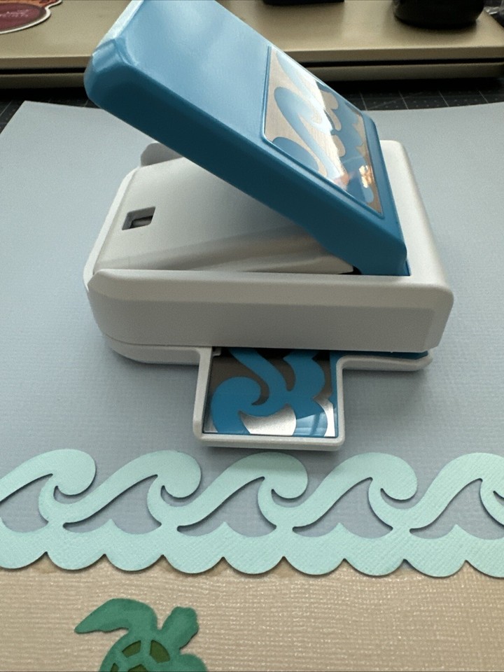Creative Memories WHITECAPPED WAVES Decorative Border Punch - New IN ...