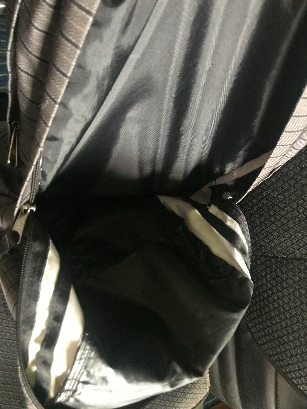 Jansport Backpack 5 Zip Compartments & 1 side mesh Be… - Gem