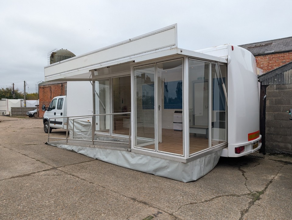 Exhibition Display Trailer, with Iveco tractor unit - Mini Articulated ...