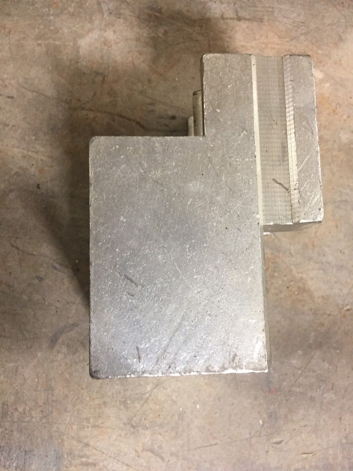 (2) Ilsco D2247 TA1200NB1 Mechanical Aluminum Terminal Lug 4/0-500 ...