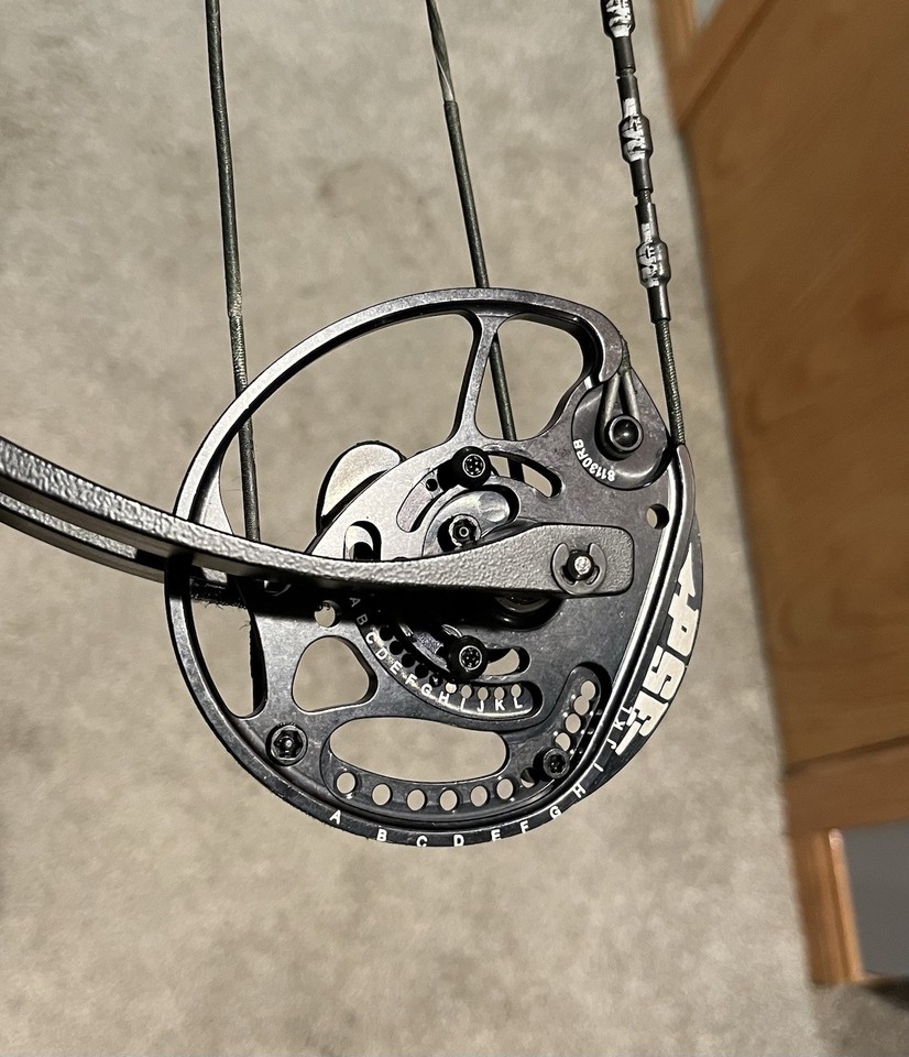 PSE Xpression 40 RH 26-31.5” 50-60 Target Competition Bow Shoot Through Riser | eBay