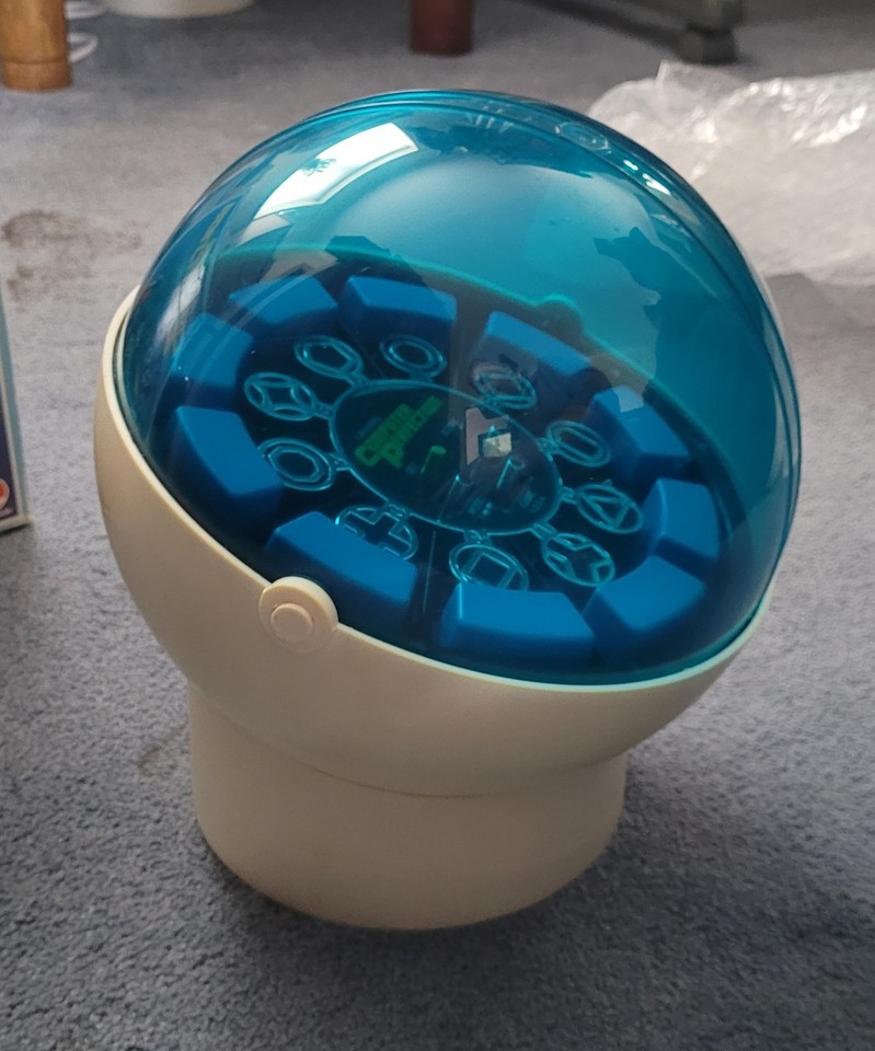 Computer Perfection & Shoestring Detective 70s/80s Retro Handhelds ...