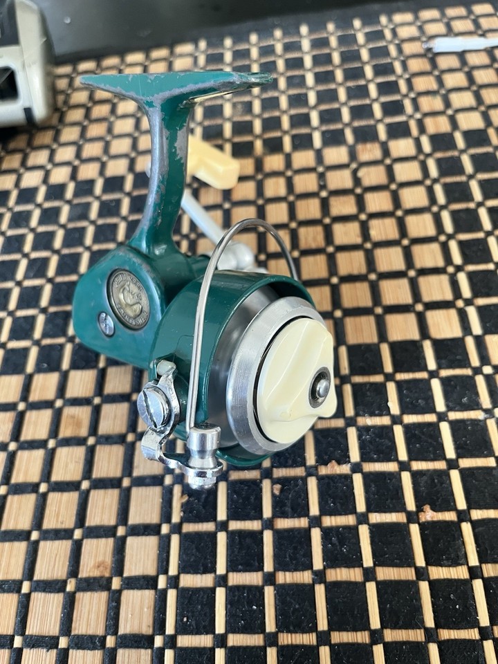 Vintage Penn 714 Ultra Sport Spinning Fishing Reel, Green USA Made, Exc ...