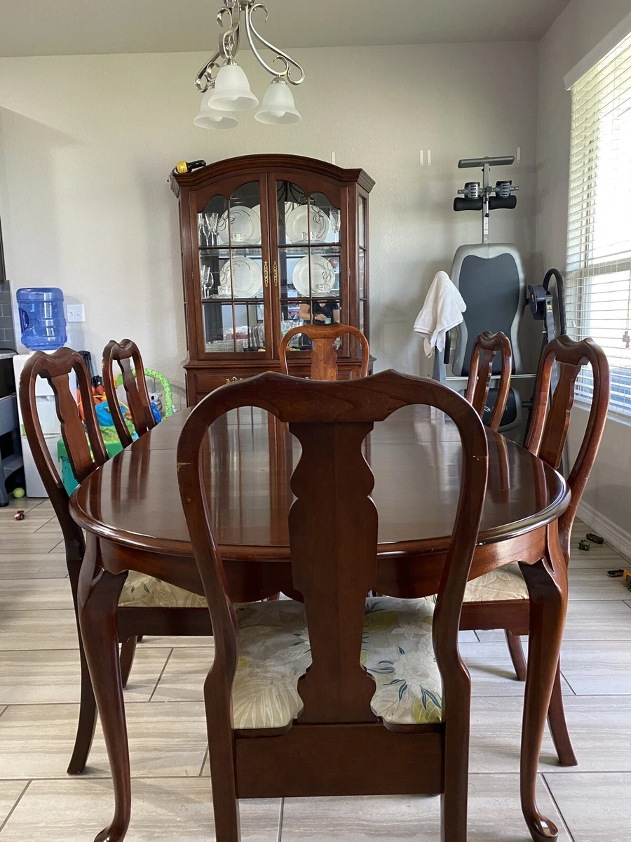 Queen Anne Dining Room Set