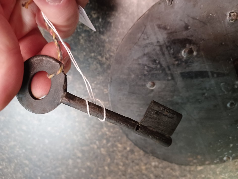 Medieval Looking 8" Round Dungeon Jail Lock Heavy Solid Padlock Double ...