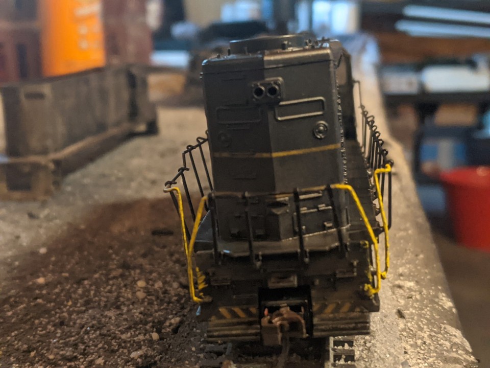 HO Scale Weathered Athearn Atlantic Coast Line EMD GP-35. | eBay