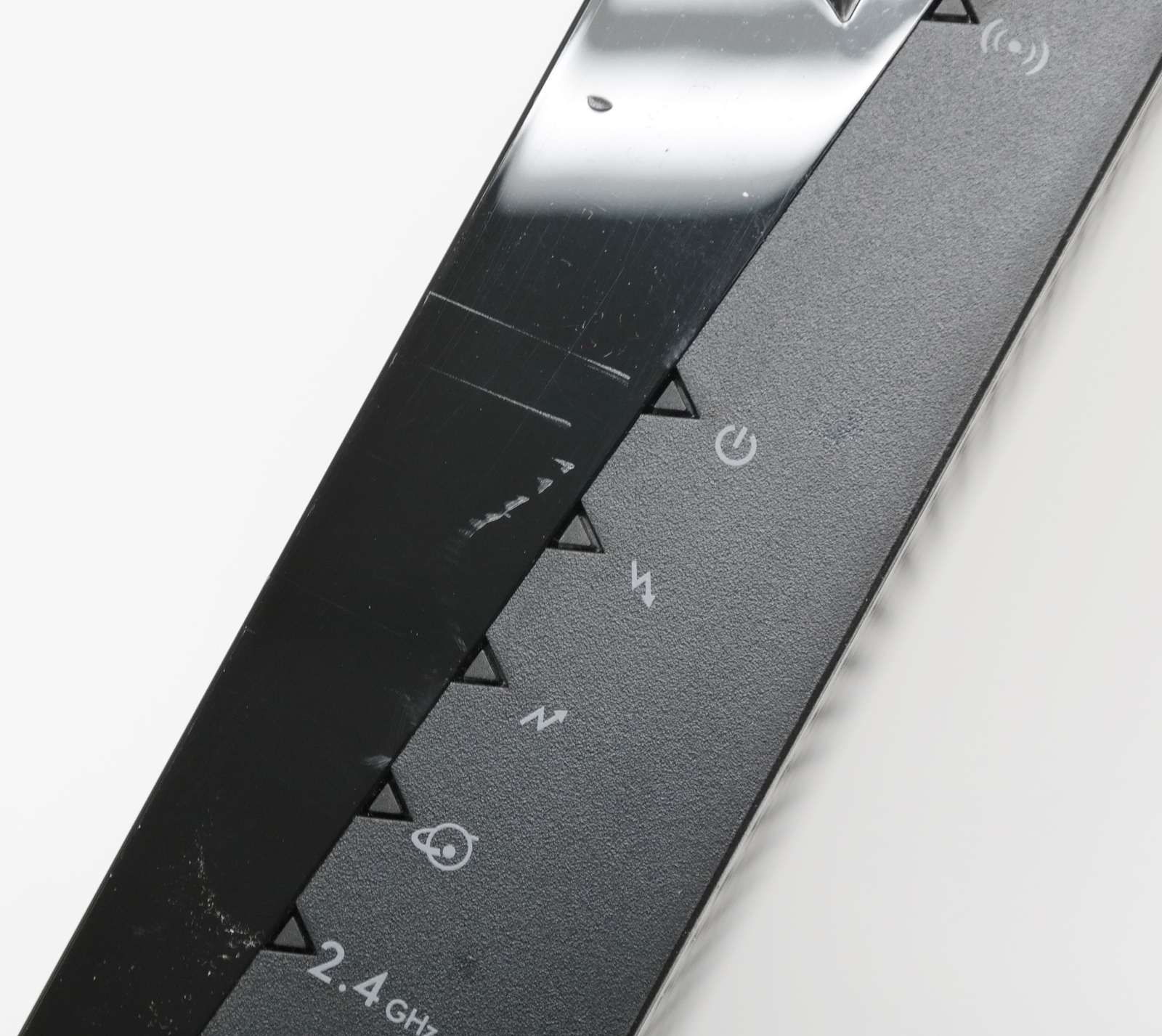 NETGEAR AC1750 C6300v2 Wi-Fi DOCSIS 3.0 Cable Modem Router 606449096231 ...