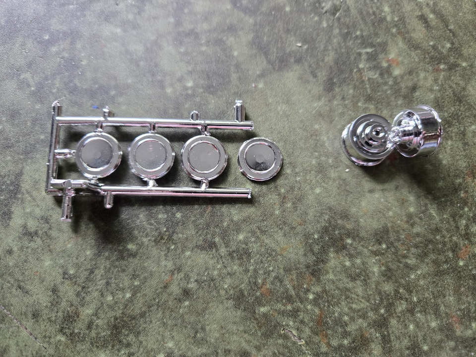 AMT 57 CHEVY 1/25 Model Parts Stock Hubcaps & 2 Chrome Reverse Wheels ...