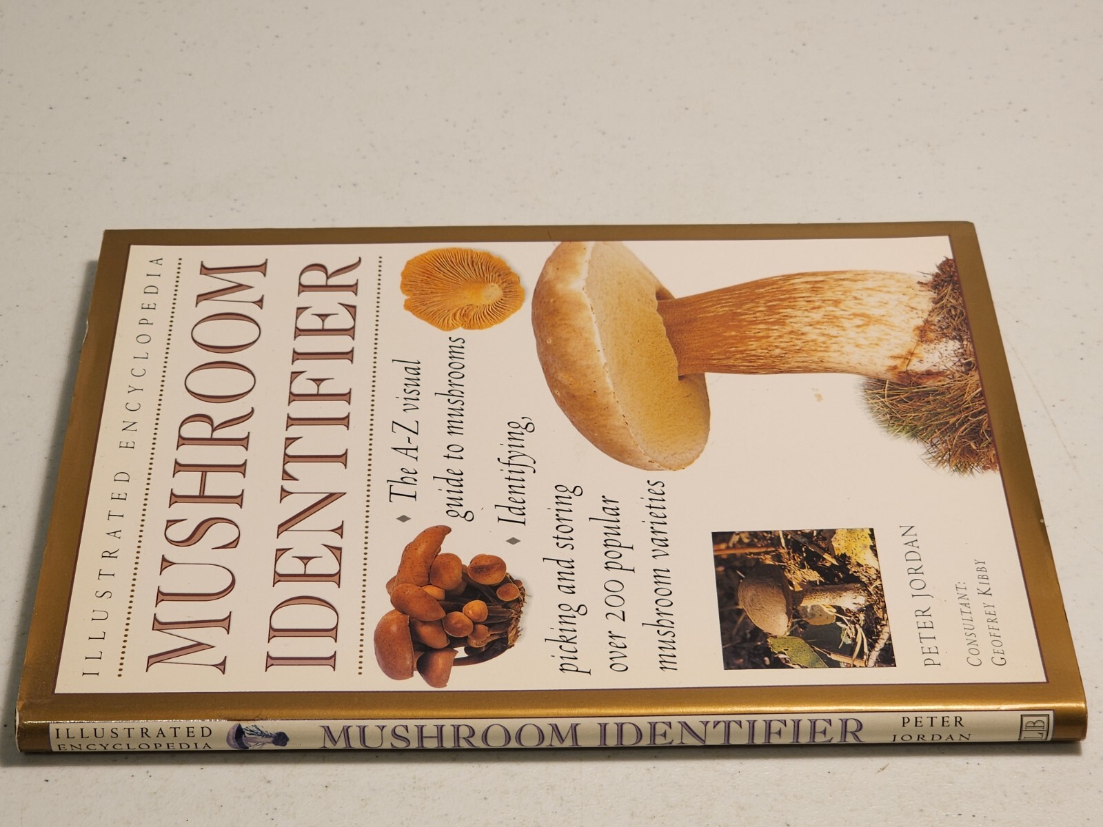 Handbook: Mushroom Identifier (Illustrated Encyclo... by Jordan, Peter ...